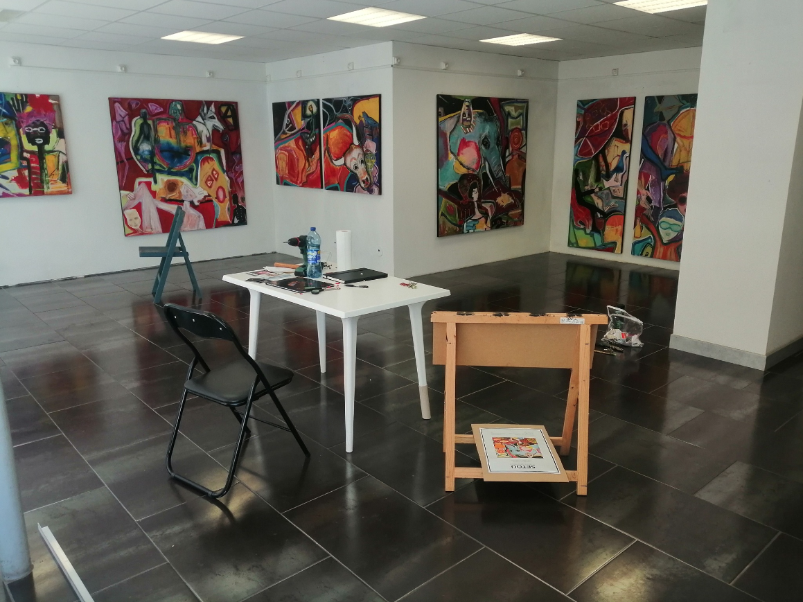 Peinture : l'univers de Setou à découvrir à la Galerie du Poiron à ...