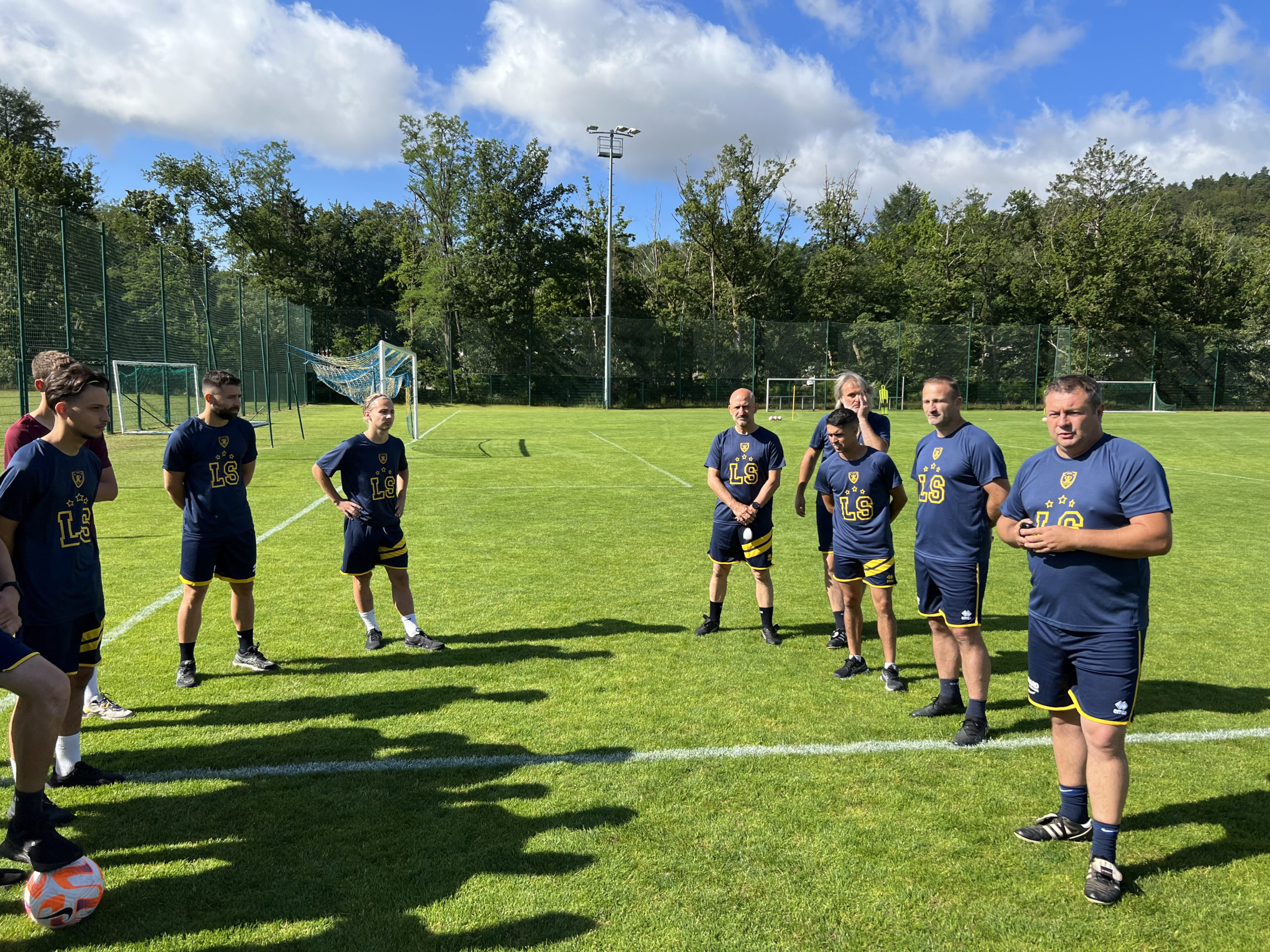 SAS Football Épinal : reprise de l'entraînement sous le soleil pour le ...