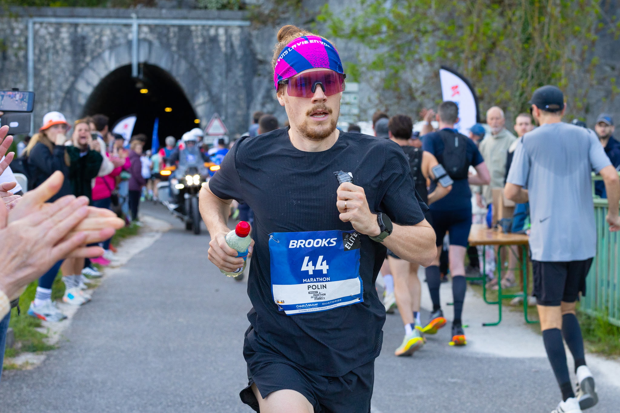 Benjamin Polin triomphe à Annecy et frappe un grand coup sur marathon ...